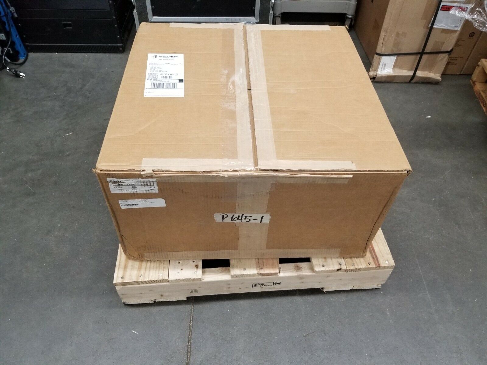 FSR CB-224S 2x2 High Capacity Ceiling Box with 4RU Drop-Down Cage 1723 ...
