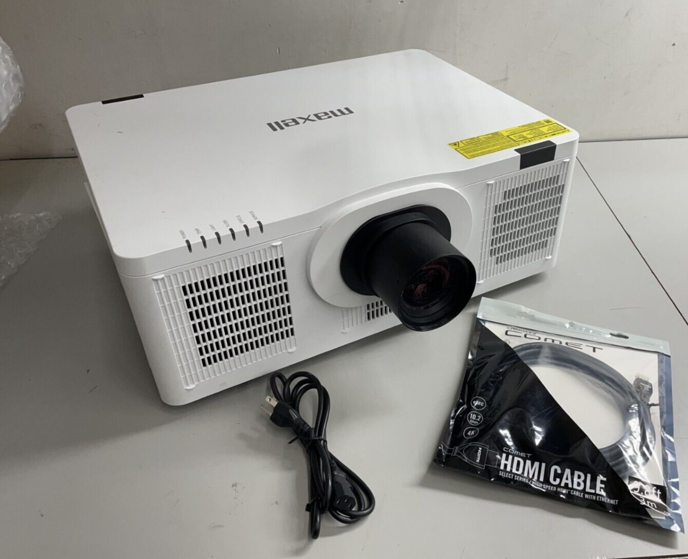 Maxell MP-WU8801W Laser Light Source 8000-Lumen 3LCD Projector System ...
