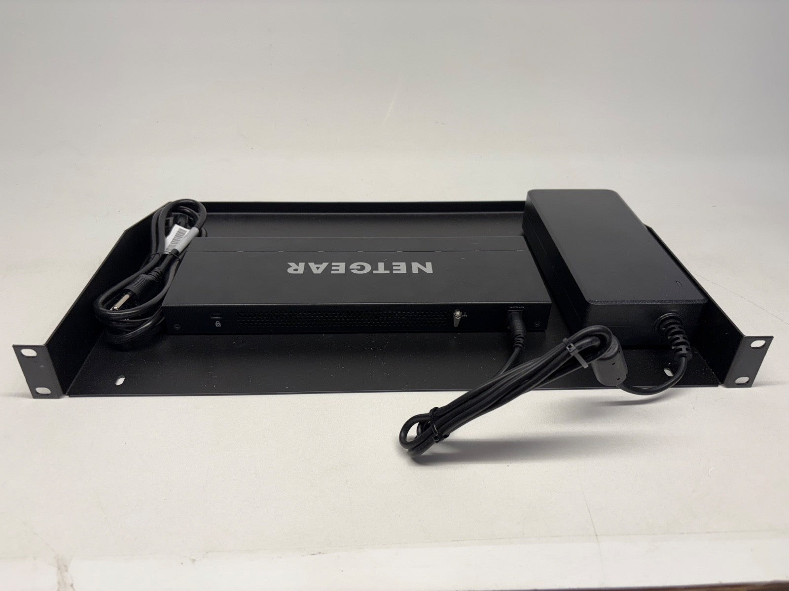 Netgear GS316EPP 16-Port Gigabit PoE+ Compliant Managed Switch with SF ...