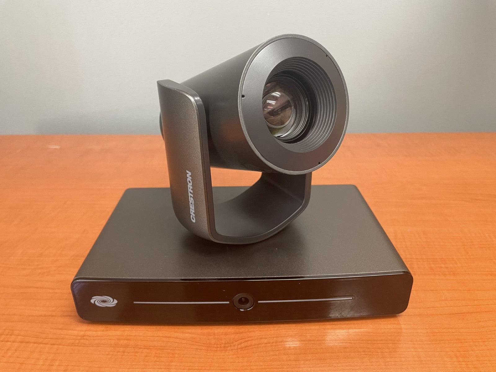 Crestron 1 Beyond i20 Intelligent PTZ Camera 20x Optical Zoom 6513200 ...