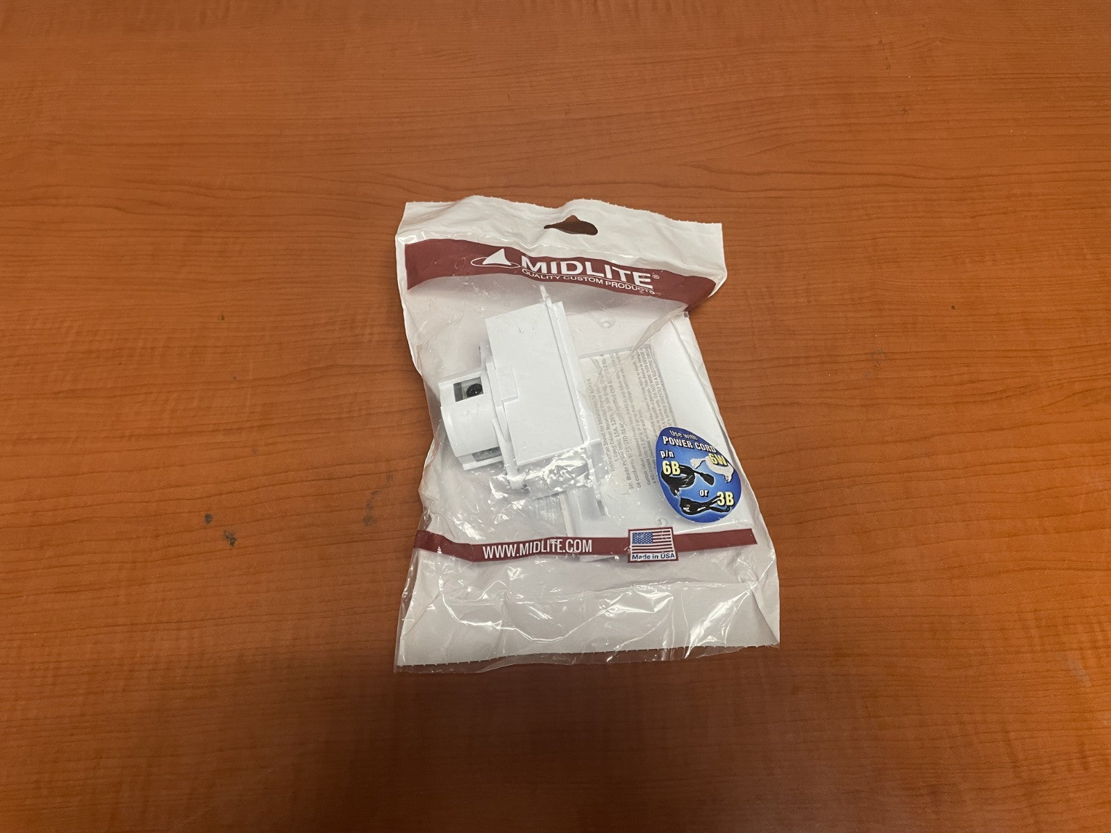 MIDLITE 4642-W Single Gang Décor Recessed Power Inlet – LPAV