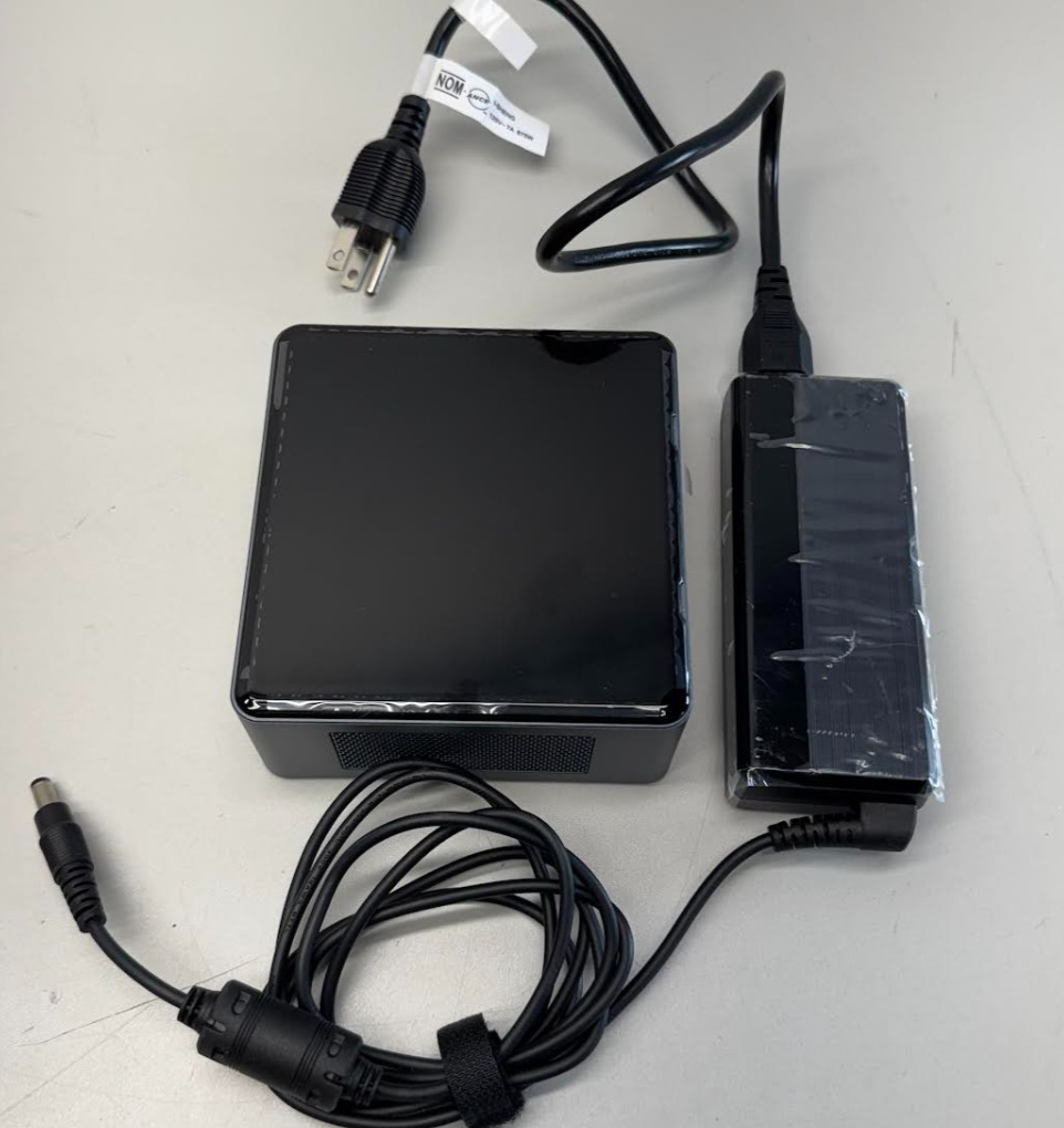 Logitech Intel NUC Mini PC MS Teams Room New AIS-NUC8I7BEH-LOG-M – LPAV