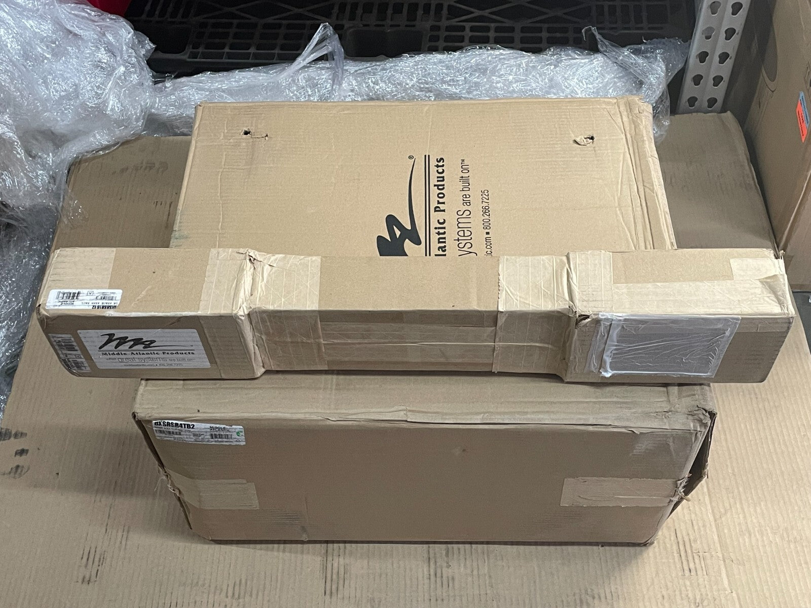 Middle Atlantic BXSRSR4TB2 Rotating Sliding Rack System with BXSRSR16R ...