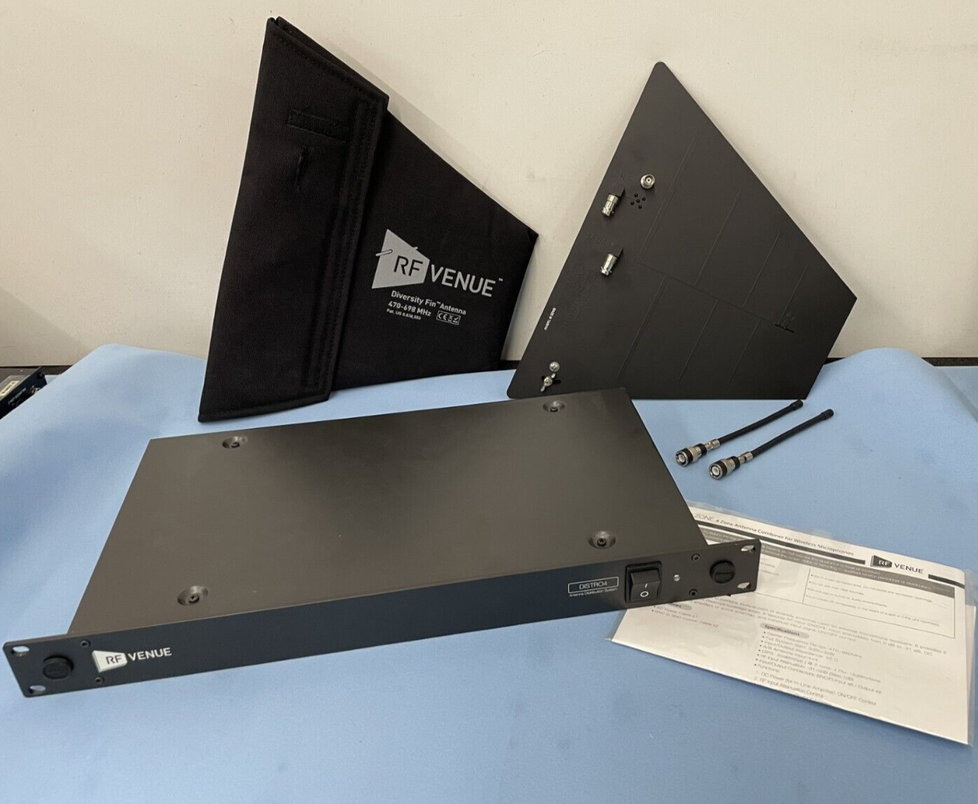 RF Venue DISTRO4 Wireless Microphone Antenna Distribution System & Div ...